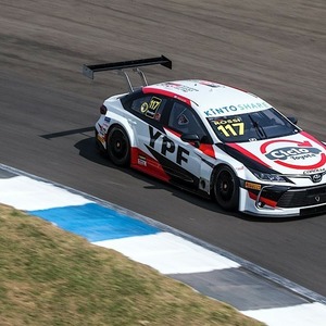 Líder na Stock Car, Toyota GAZOO Racing acelera na pista de Cascavel ...